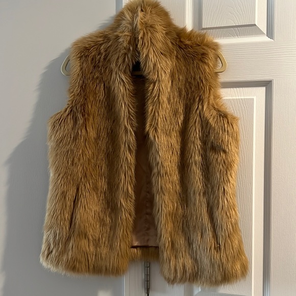 G by Giuliana | Jackets & Coats | G By Giuliana Rancic Faux Fur Vest ...